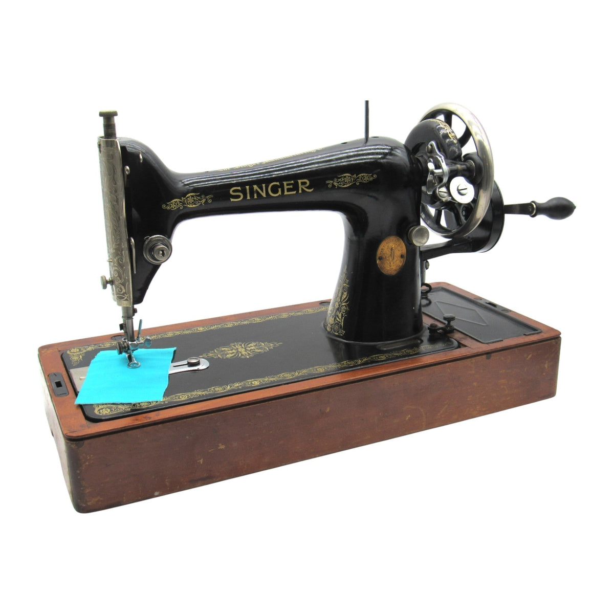 How to Set Up a Darning Foot on Your Vintage Singer Model 66 Sewing ...